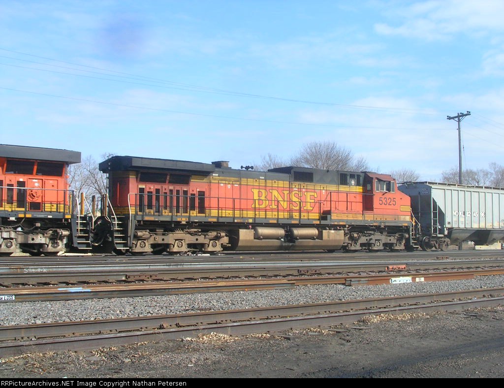 BNSF 5325